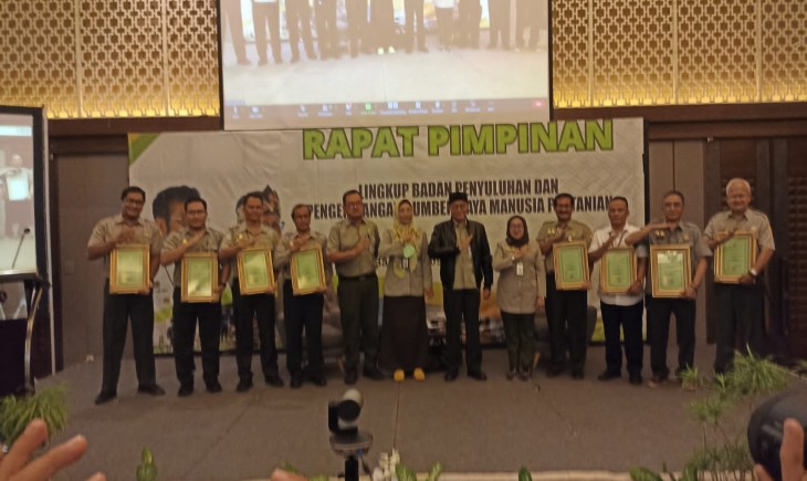 Dongkrak Regenerasi Petani, SMKPP Negeri Banjarbaru Raih Penghargaan MURI